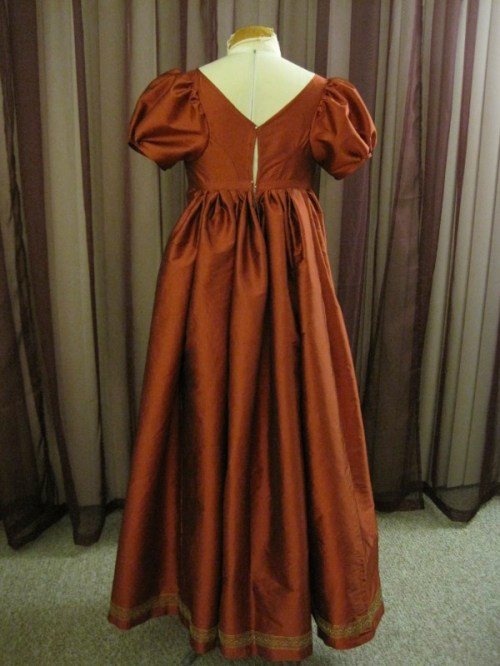 HSF #1: 1813 Evening Gown – The Quintessential Clothes Pen