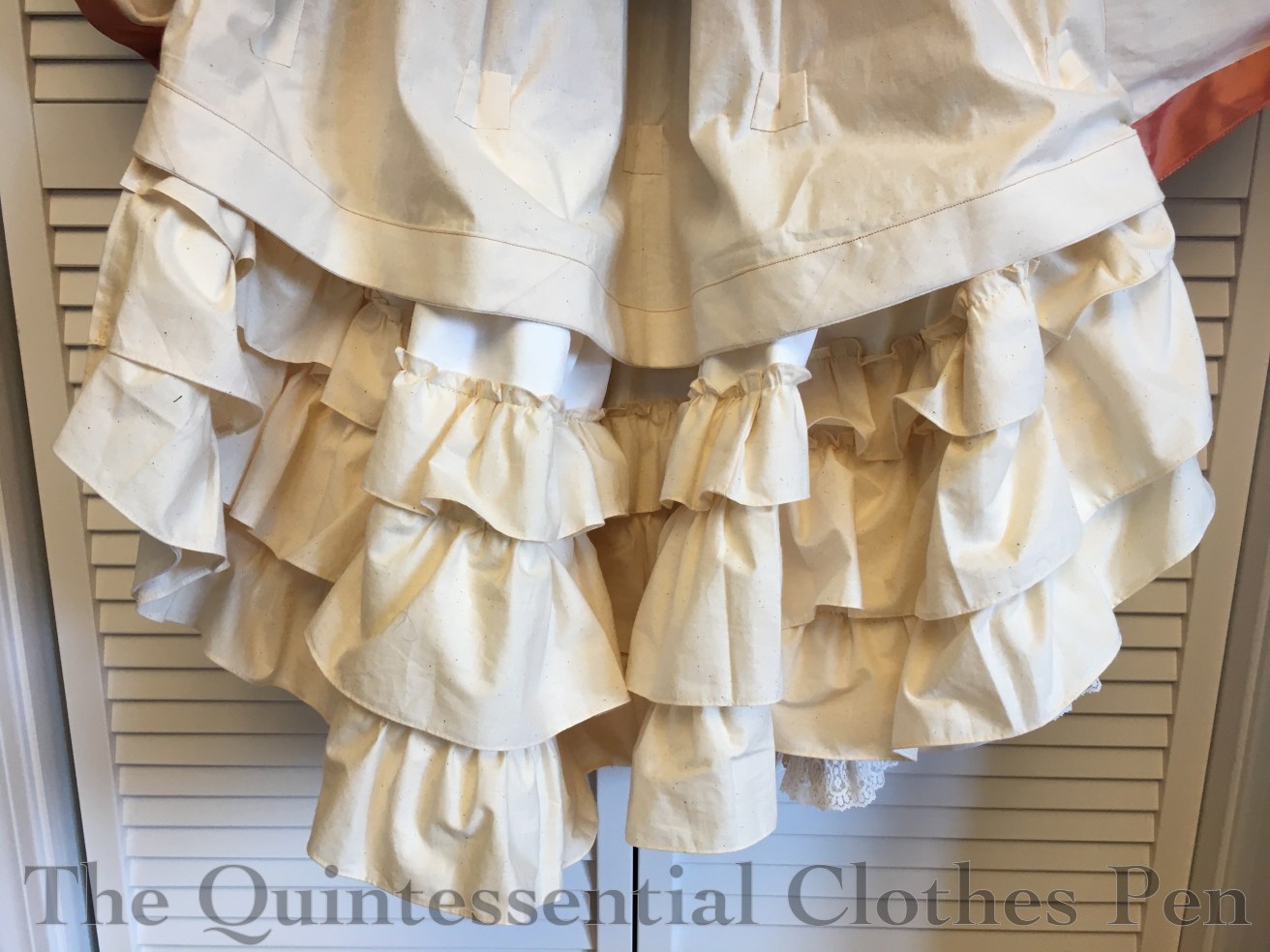 The Amazing Balayeuse (HSM #8) – The Quintessential Clothes Pen